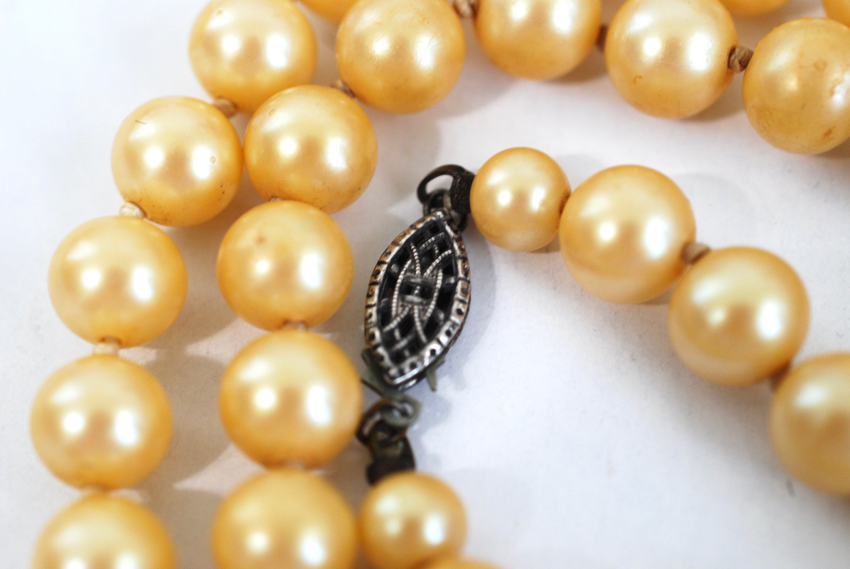 Single Strand Champagne Pearls w/Sterling Clasp – Vintage Renude